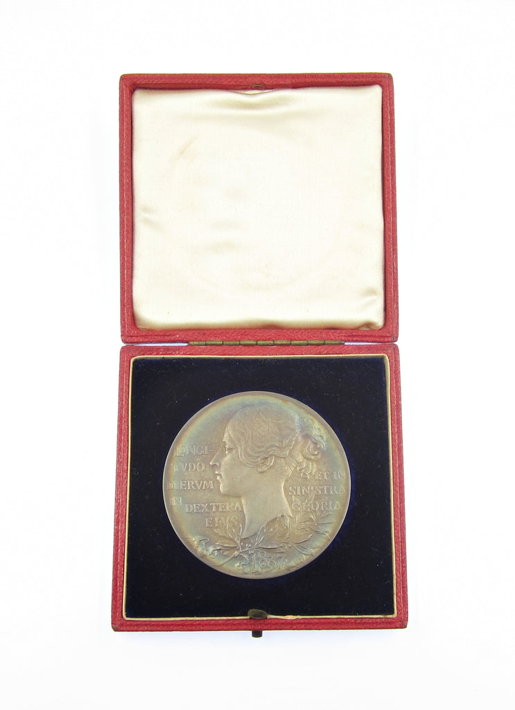 1897 Victoria Diamond Jubilee 56mm Silver Medal - Cased – Coopers Coins